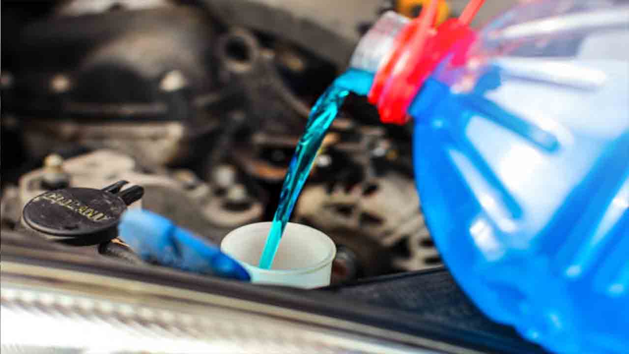 Top Up Washer Fluid Mercedes - 6 Revitalize Drive