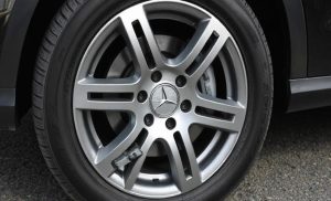 Mercedes-Benz Spare Tire Guide: Run-Flat & EZ Spare Options