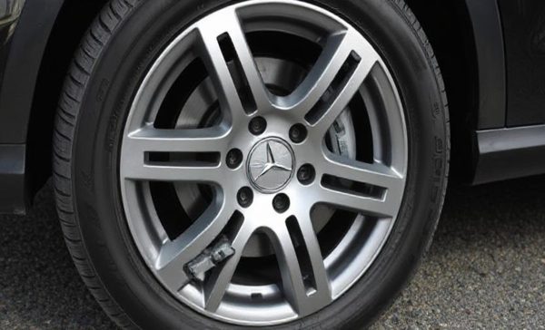 Mercedes-Benz Spare Tire Guide: Run-Flat & EZ Spare Options