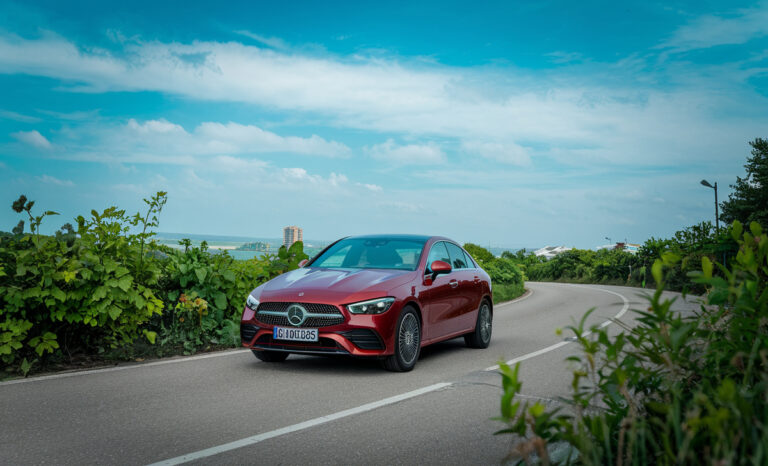 Mercedes-Benz’s Strategy For Overcoming Industry Challenges